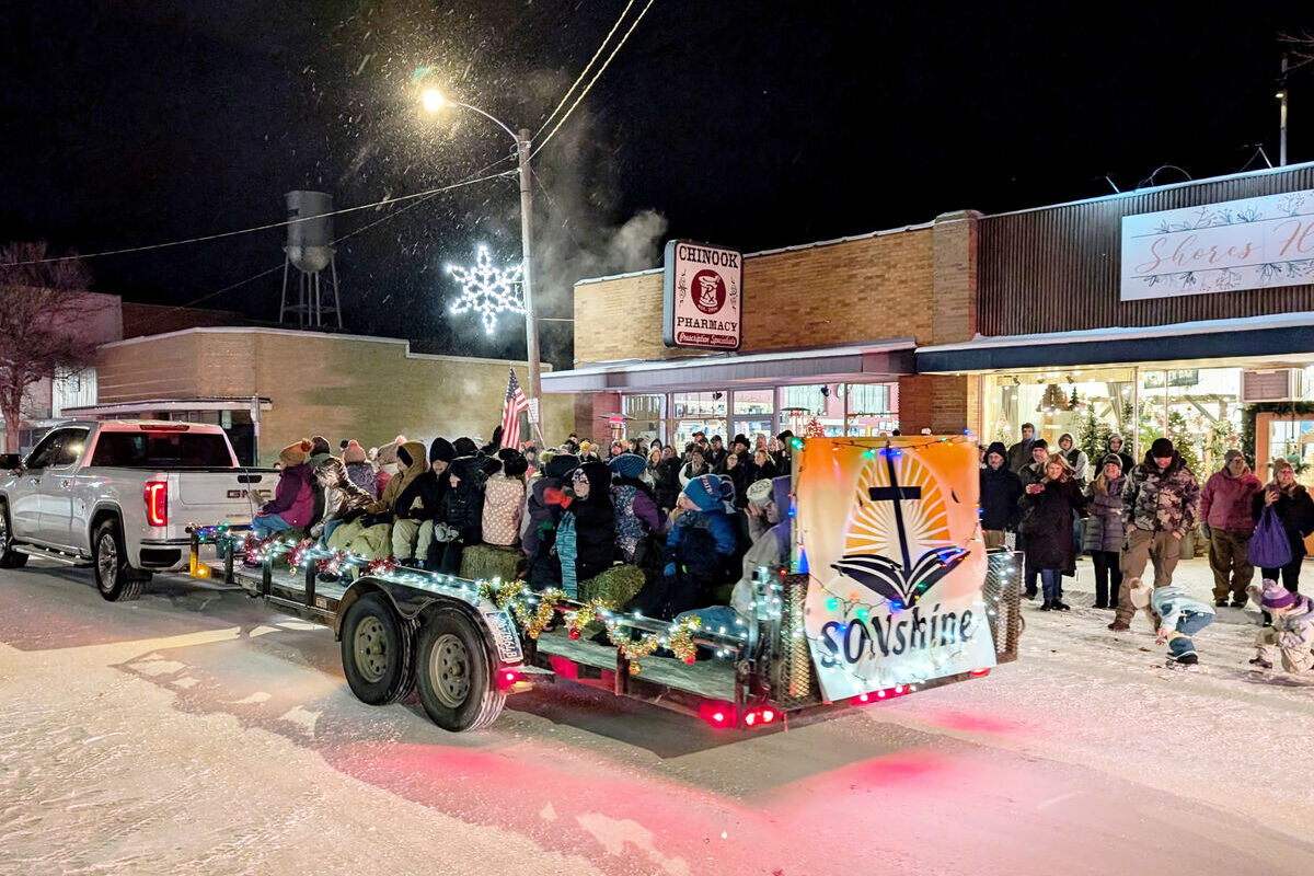 Parade of Lights and Christmas Stroll - Friends of the Pool and Park ...